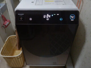 ドラム式洗濯乾燥機（SHARP ES-G112）でU04エラーが出るので埃を取ってみた | 車な週末Life